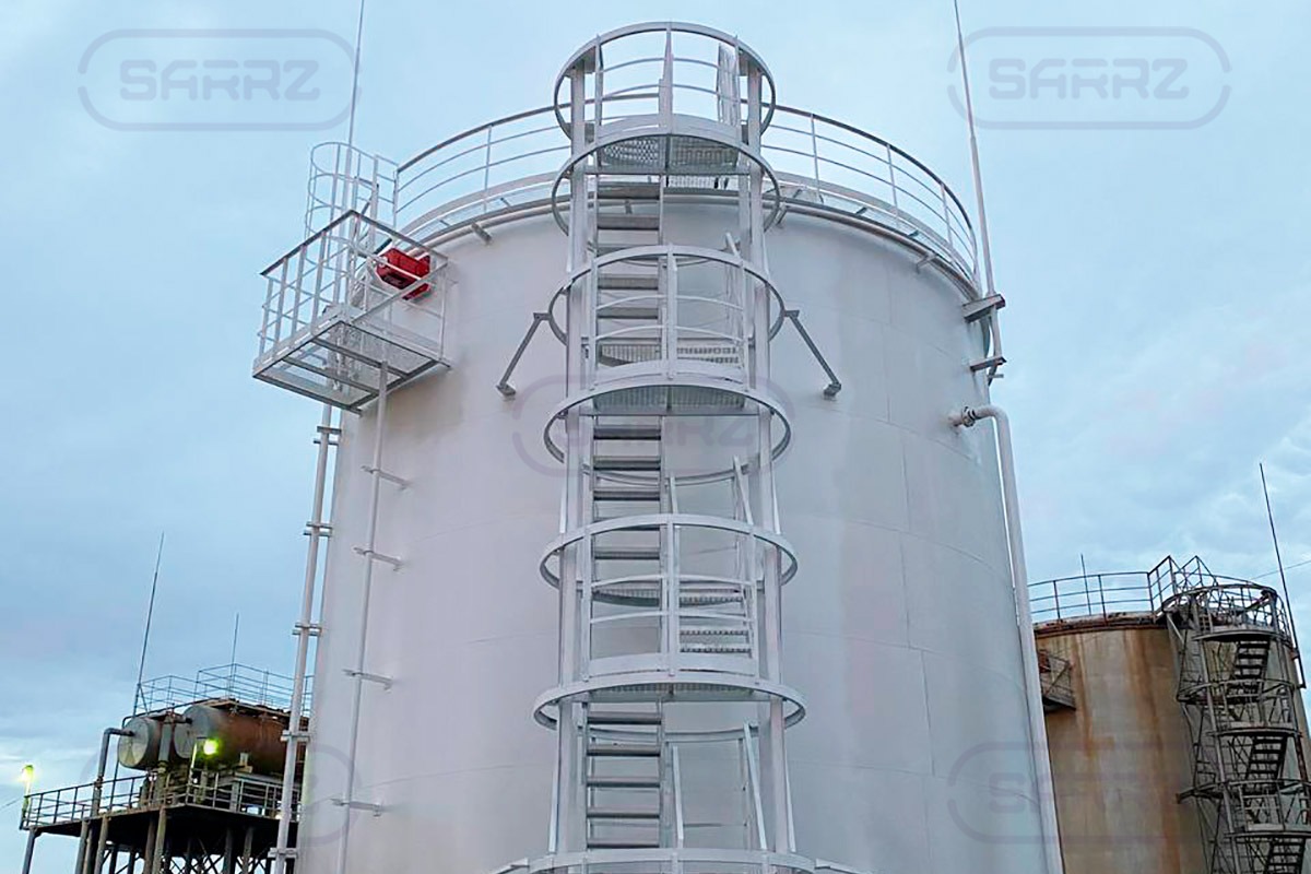 Construction of a vertical crude oil storage tank